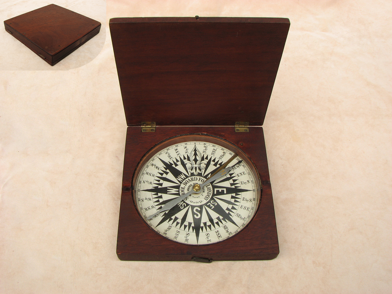 Scientific Collectables for antique desk top W W Hooper compasses