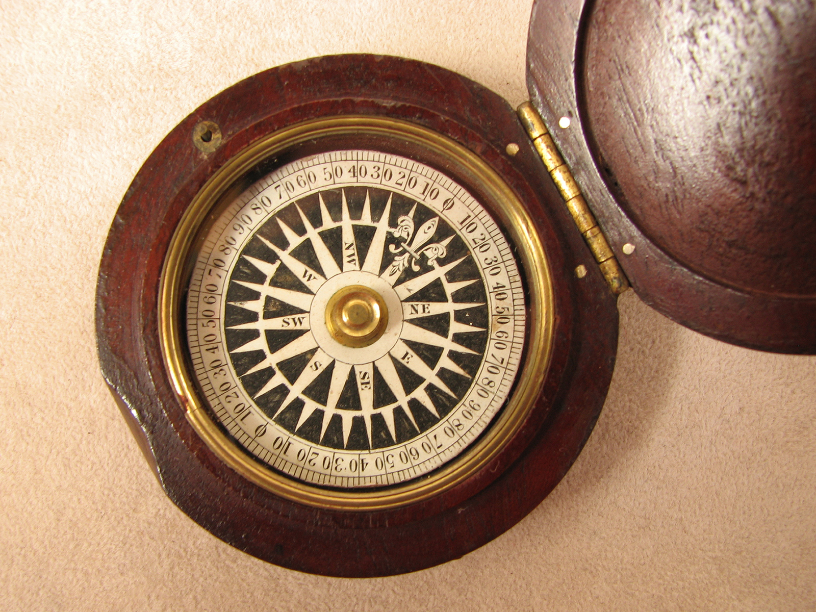 Scientific Collectables for Early 19th Century circular mahogany cased ...
